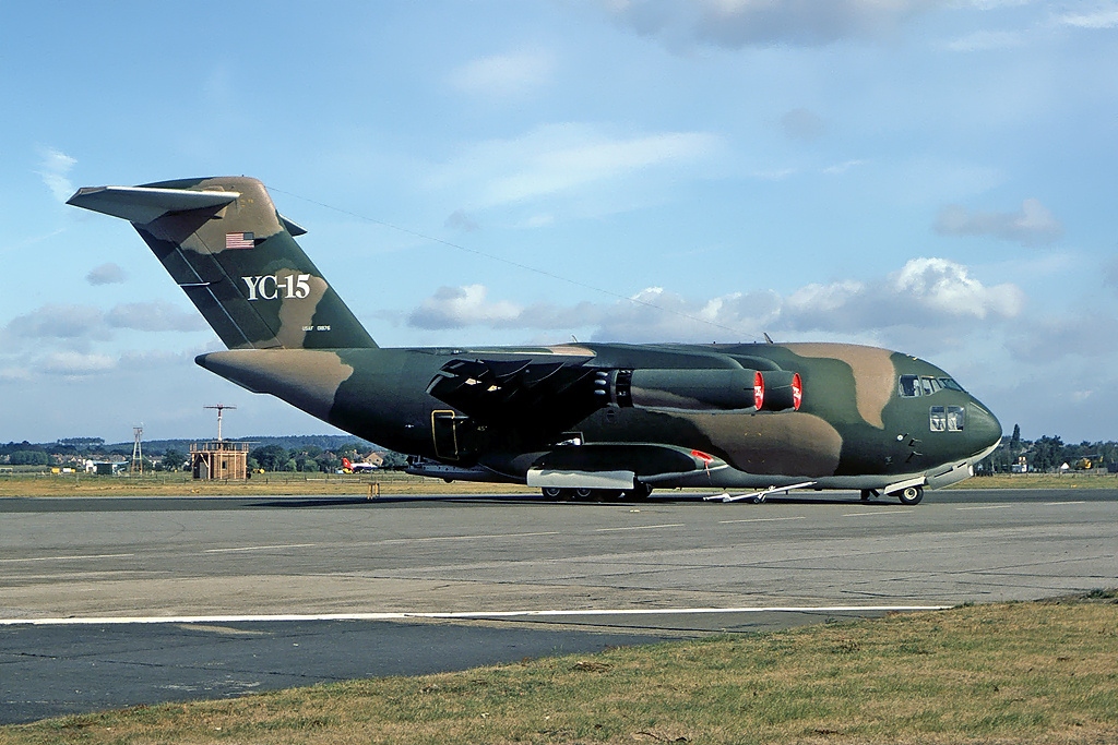 AviationsMilitaires.net — McDonnell Douglas YC-15